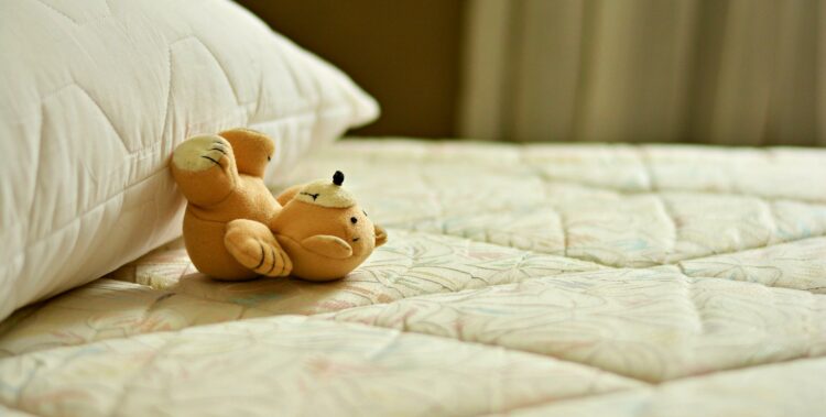 10 Organizations that Give a Free Bed or Mattress